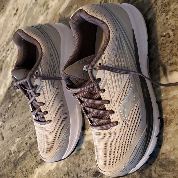 Saucony | Shoes | Saucony Formfit Pwrrun Echelon Shoes | Poshmark